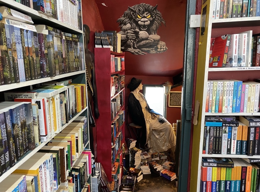 A book lover’s guide to Hay-On-Wye – bookworm girl